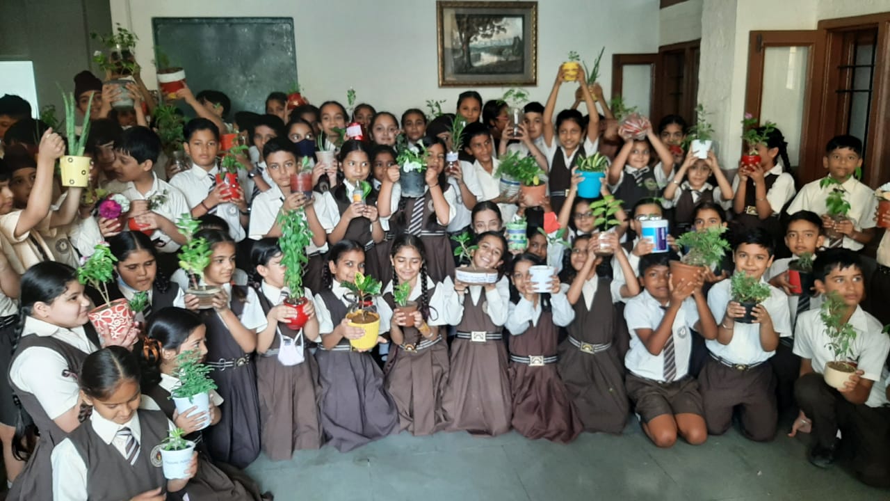 VANMAHOTSAV :: Shishu Niketan Model Sr. Sec. School