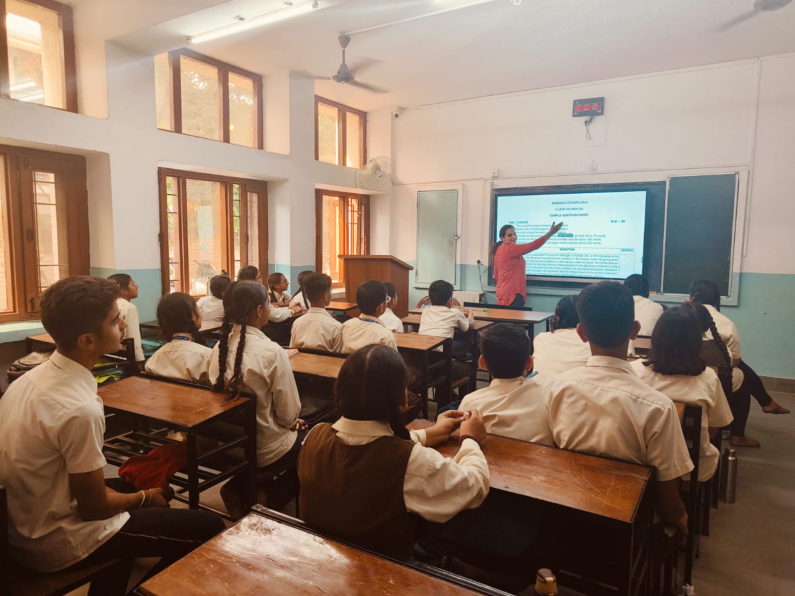 Smart Classrooms :: Shishu Niketan Model Sr. Sec. School